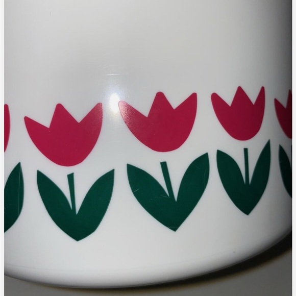 Tupperware | Kitchen | Rare Vintage Tulip Pattern Tupperware Containers ...
